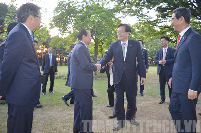 Chủ tịch Quốc hội Hàn Quốc Chung Ui-Hwa: Việt Nam đang phát triển nhanh ...