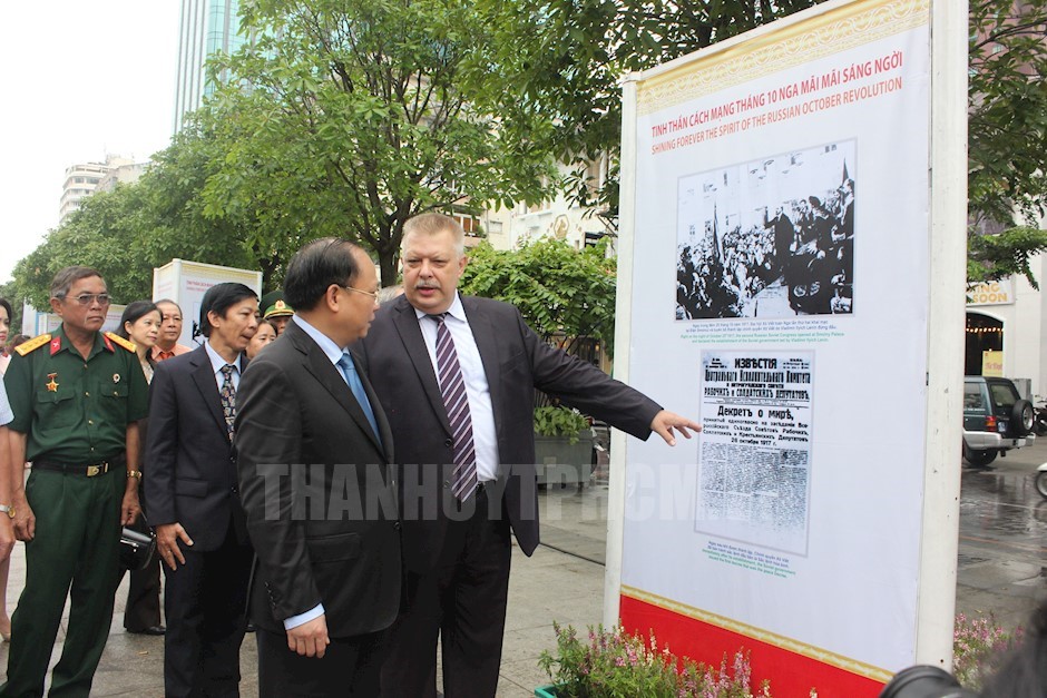 Mãi mãi biết ơn Cách mạng Tháng Mười Nga