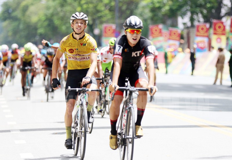 Tay đua David van Eerd đoạt áo vàng chung cuộc