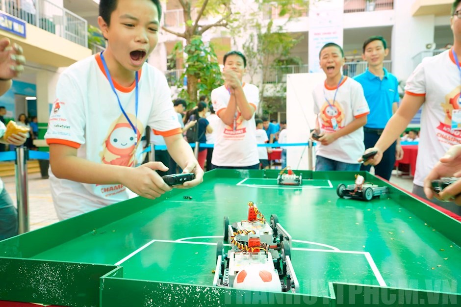Hơn 600 Thí Sinh Tranh Tài Cuộc Thi Robotacon