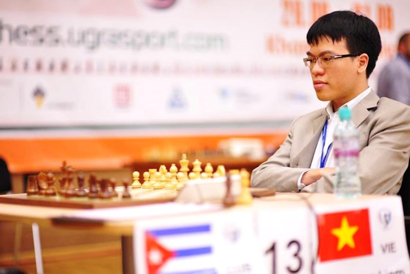 Kỳ thủ Lê Quang Liêm và Nguyễn Ngọc Trường Sơn cùng hòa ở trận ra quân ...