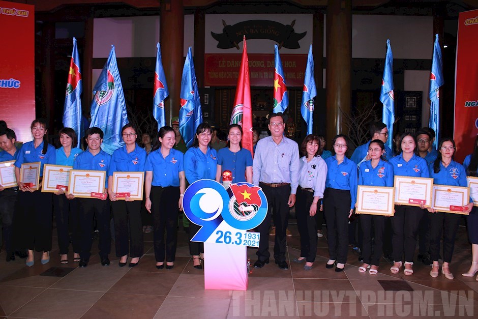 Huyện Hóc Môn: Tuyên dương 41 cán bộ, công chức, viên chức trẻ giỏi ...