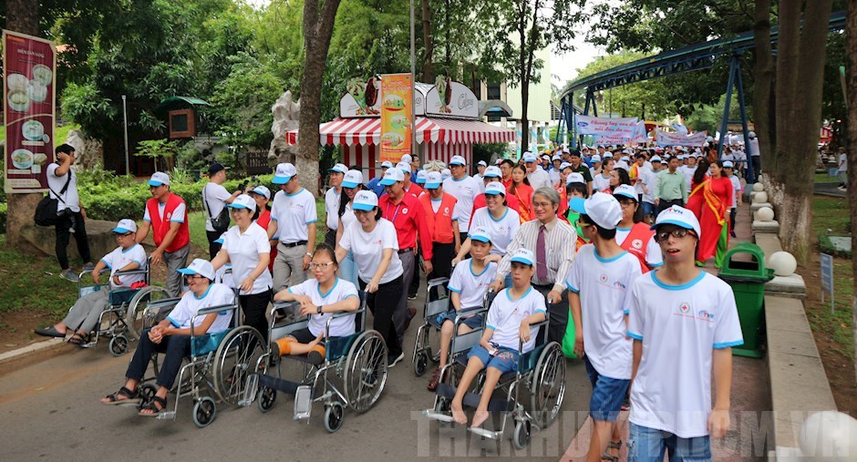 Khoảng 5.000 người đi bộ đồng hành “Vì nạn nhân chất độc da cam/dioxin”