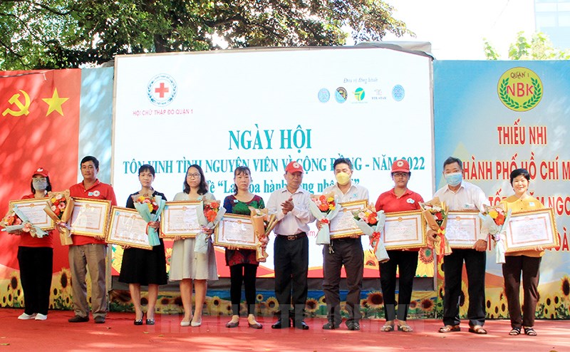 Quận 1: Tổ chức Ngày hội tôn vinh tình nguyện viên vì cộng đồng