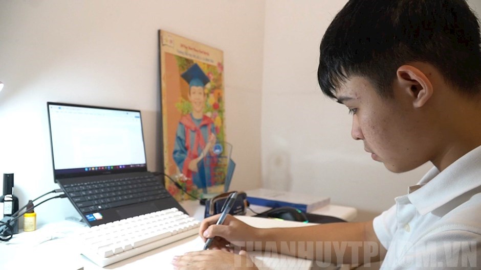 Từ cậu học trò ngỗ nghịch đến những tấm huy chương vàng Olympic Hóa học