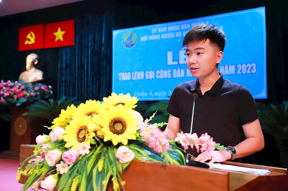 Thanh niên tình nguyện nhập ngũ, nguyện cống hiến sức trẻ cho Tổ quốc