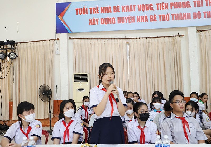 Lãnh đạo huyện Nhà Bè gặp gỡ đội viên tiêu biểu năm 2023