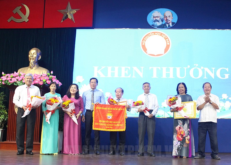 Quận 12: Nhân rộng và phát triển hơn nữa mô hình học bổng 1&1