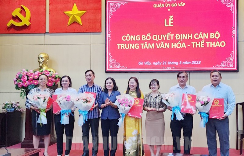 Quận Gò Vấp: Trao quyết định kiện toàn bộ máy lãnh đạo Trung tâm Văn ...