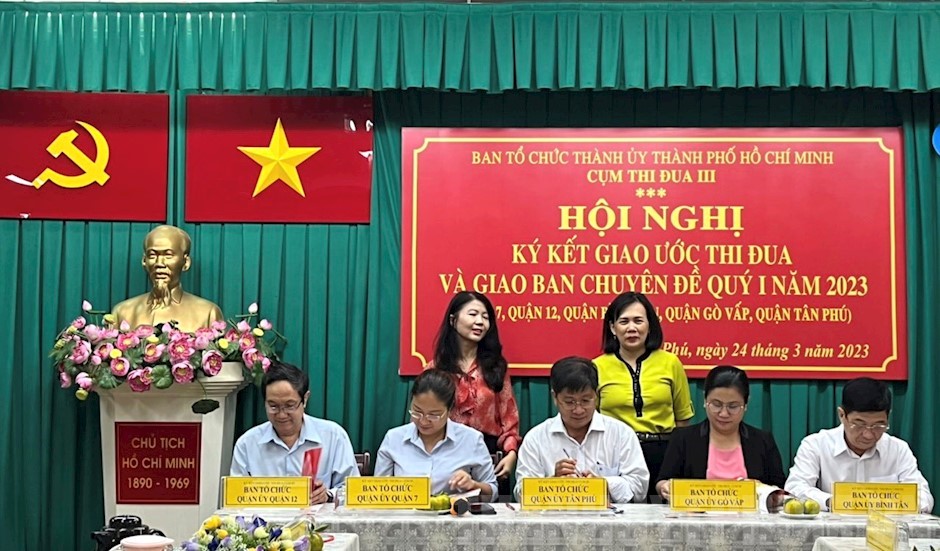 Cụm thi đua 3 Ban Tổ chức Thành ủy TPHCM ký kết thi đua năm 2023