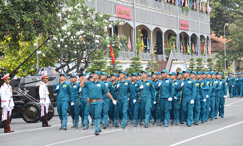 Xây dựng lực lượng dân quân tự vệ Quận 7 vững mạnh, đáp ứng yêu cầu ...