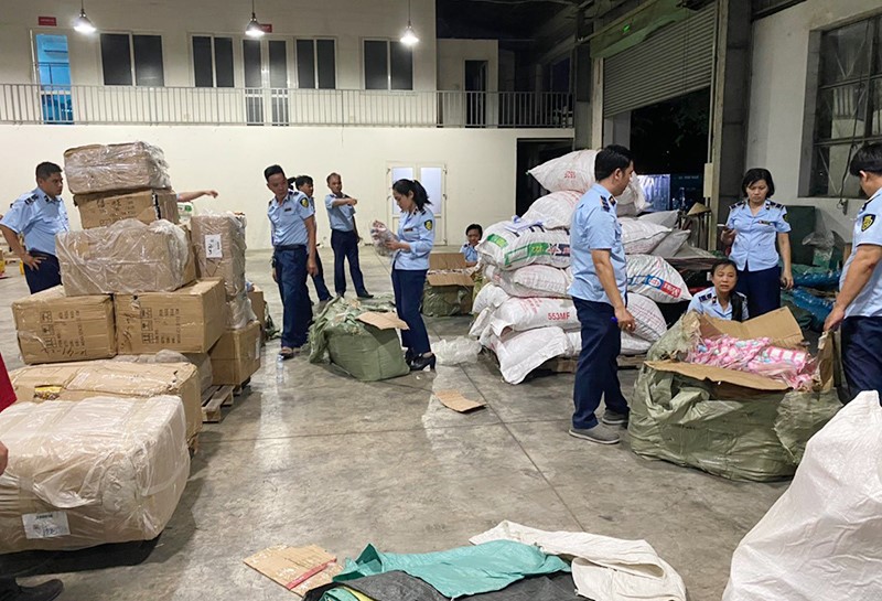 Phát hiện, tạm giữ nhiều hàng hóa ngoại nhập không rõ nguồn gốc