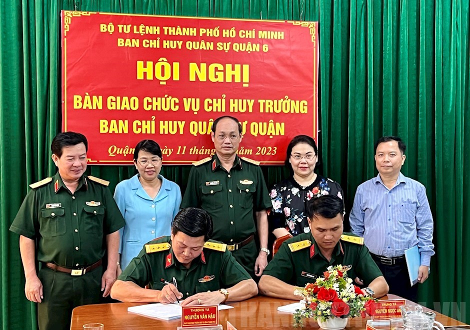 Ban Chỉ huy quân sự Quận 6 tổ chức hội nghị bàn giao chức vụ Chỉ huy trưởng
