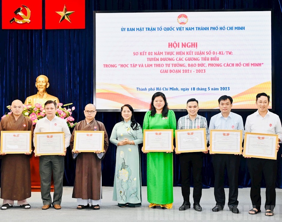 Học tập và làm theo tư tưởng, đạo đức, phong cách Hồ Chí Minh trong hệ thống Mặt trận: Nhiều ...