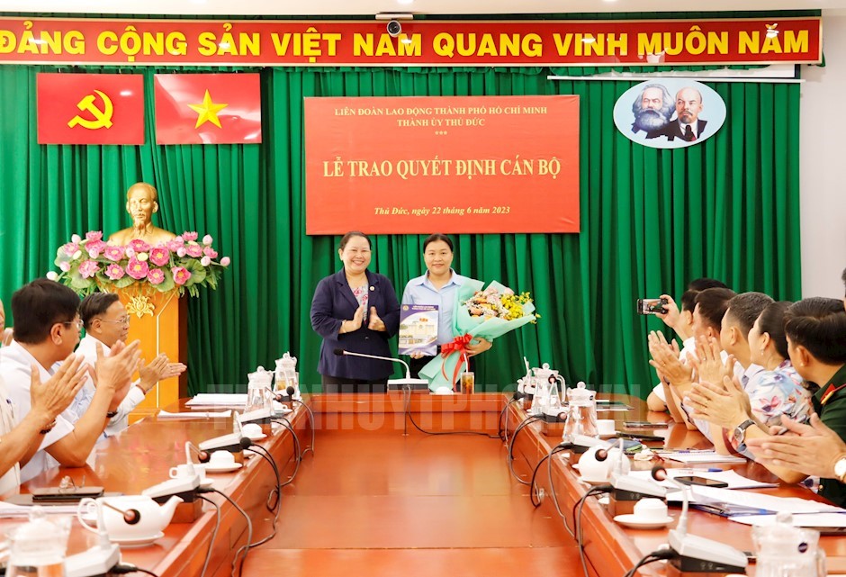 Đồng chí Võ Minh Thanh Tùng giữ chức danh Chủ tịch Liên đoàn Lao động ...