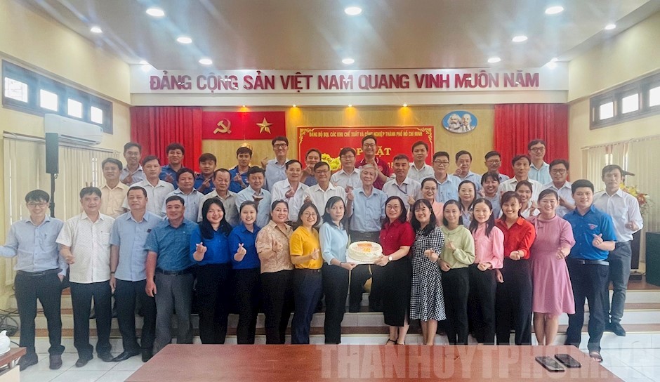 Đảng bộ Ban Quản lý các Khu chế xuất và Công nghiệp TPHCM kỷ niệm 26 ...