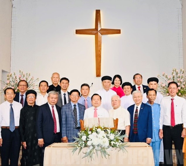 Đoàn đại biểu TPHCM thăm Tổng Hội thánh Tin Lành Việt Nam miền Bắc