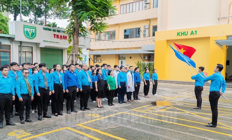 Lễ chào cờ “Tôi yêu Tổ quốc tôi” tại TPHCM