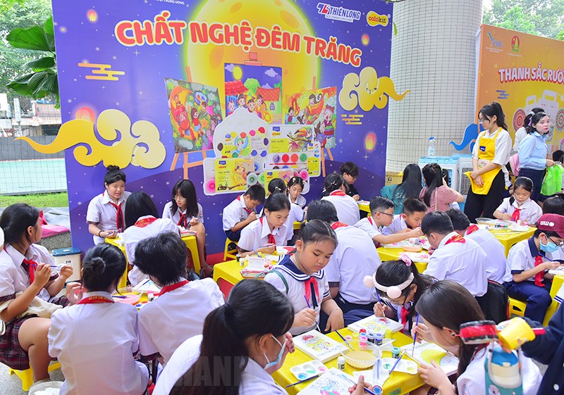 Trao giải cuộc thi vẽ tranh dành cho thiếu nhi với chủ đề “Thiếu nhi Việt Nam làm nghìn việc tốt”