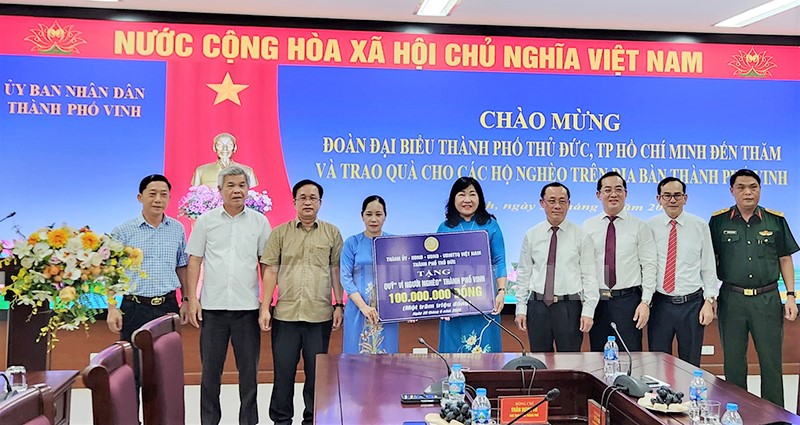 Đoàn Công Tác Tp Thủ Đức Thăm Chúc Mừng Học Tập Giao Lưu Tại Tp Vinh