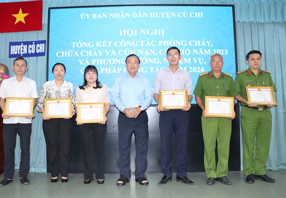 Củ Chi có 12 xã là đơn vị điển hình tiên tiến trong phong trào Toàn dân phòng cháy và chữa cháy ...