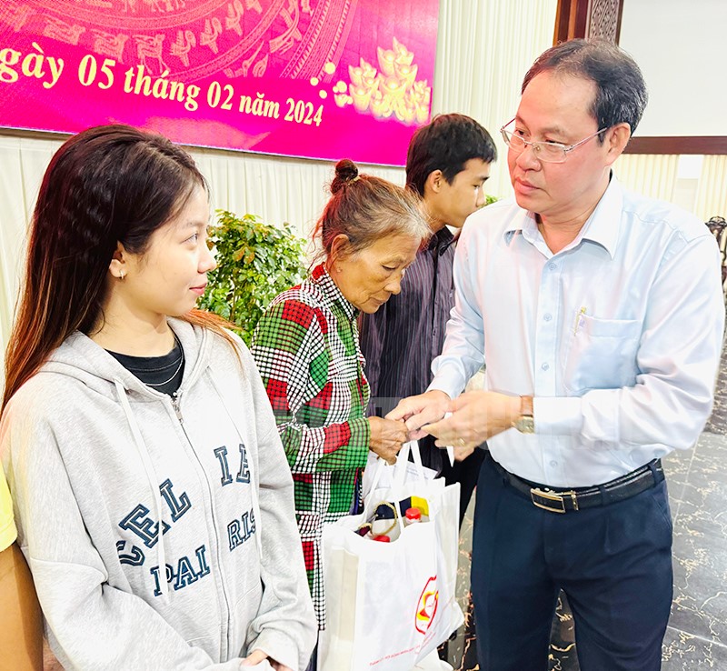 TPHCM: Chăm lo Tết Giáp Thìn cho 427.672 đối tượng chính sách, gia đình ...