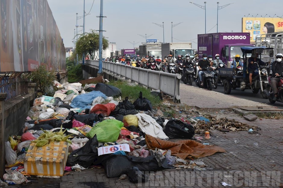 TPHCM xử lý ô nhiễm rác thải ở nơi công cộng và kênh rạch