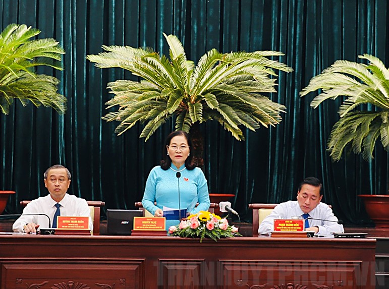 Chất vấn Giám đốc Sở Thông tin và Truyền thông TPHCM về chuyển đổi số ...