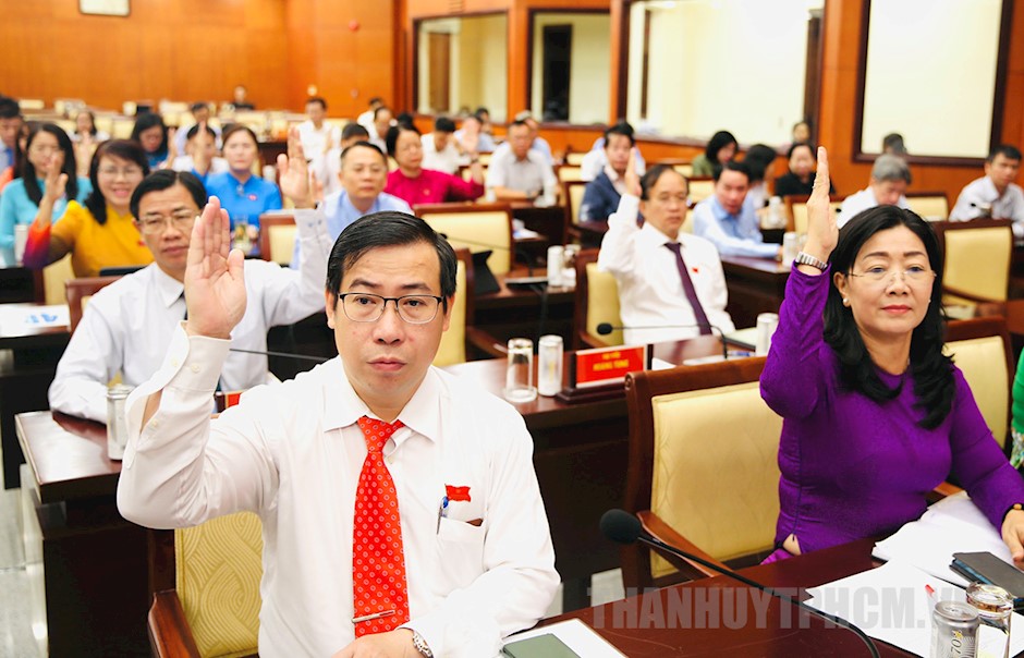 Thông qua điều chỉnh tăng vốn đầu tư 4 dự án mở rộng, nâng cấp đường do ...