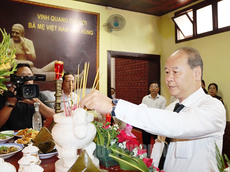 Củ Chi: Lễ giỗ Bà Mẹ Việt Nam anh hùng, anh hùng, liệt sĩ hy sinh vì sự ...