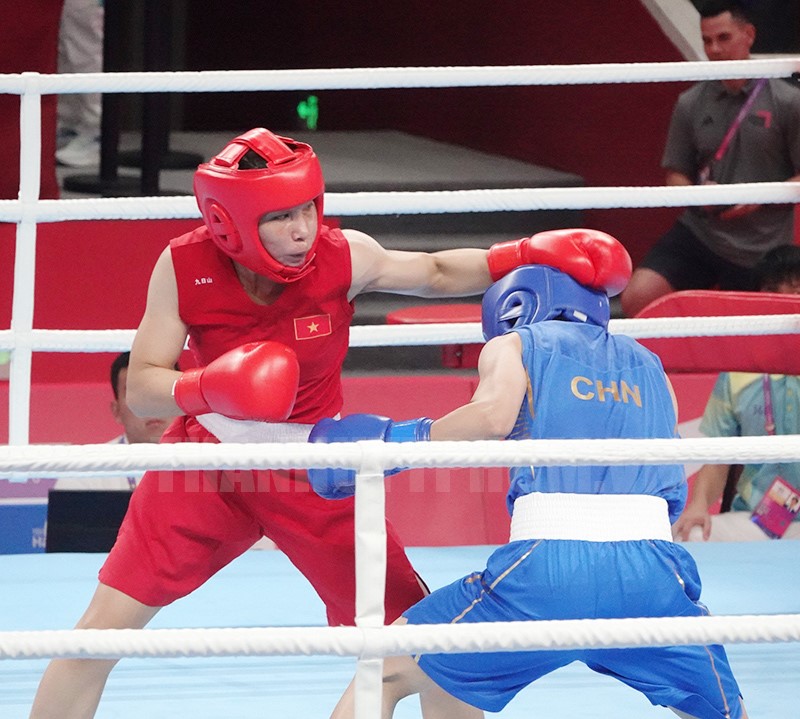 Võ sĩ Hà Thị Linh thắng áp đảo trong trận đầu ra quân Olympic Paris 2024