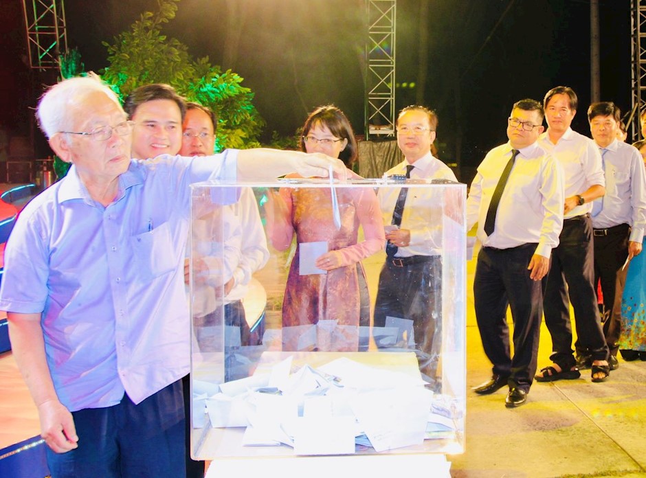 Vận động ủng hộ đồng bào bị thiệt hại do cơn bão số 3 gây ra tại lễ ...