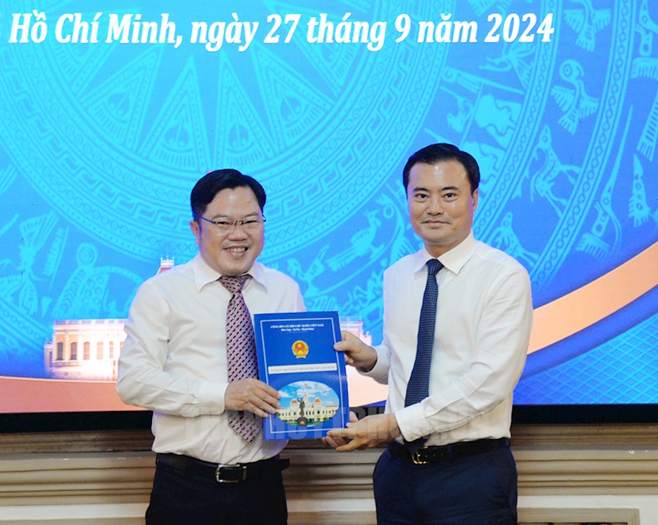 Đồng chí Vương Hoài Nam giữ chức vụ Phó trưởng Ban Quản lý khu vực phát triển đô thị Thủ Thiêm