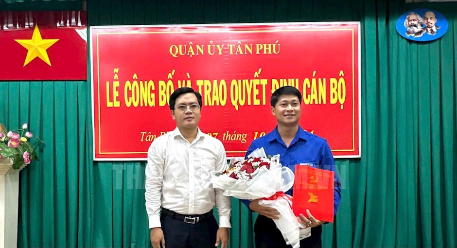 Đồng chí Nguyễn Văn Tiệp giữ chức vụ Phó Bí thư Thường trực Đảng ủy phường Tân Thới Hòa, quận ...