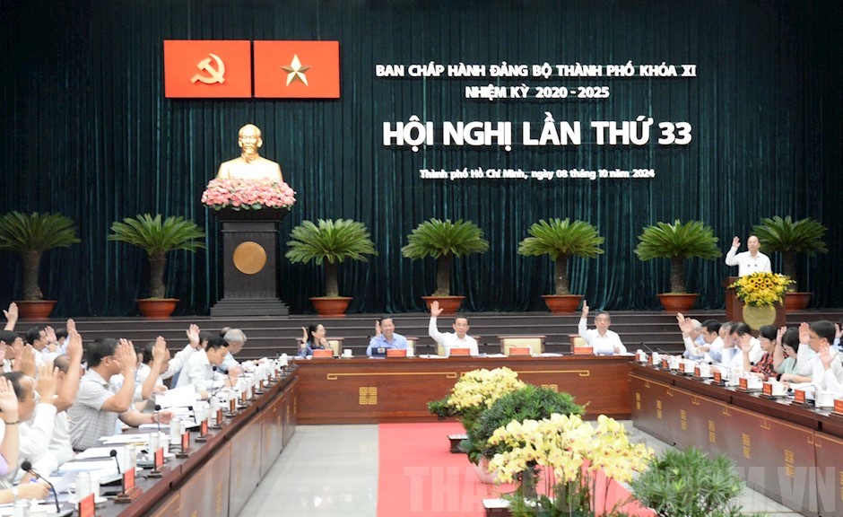 Chung sức, đồng lòng, quyết tâm vượt qua khó khăn, tạo chuyển biến mạnh ...