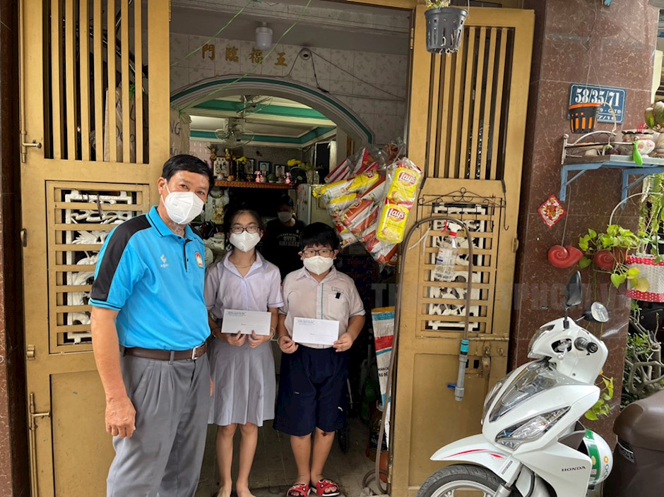 Hai cha con doanh nhân luôn hết mình vì cộng đồng