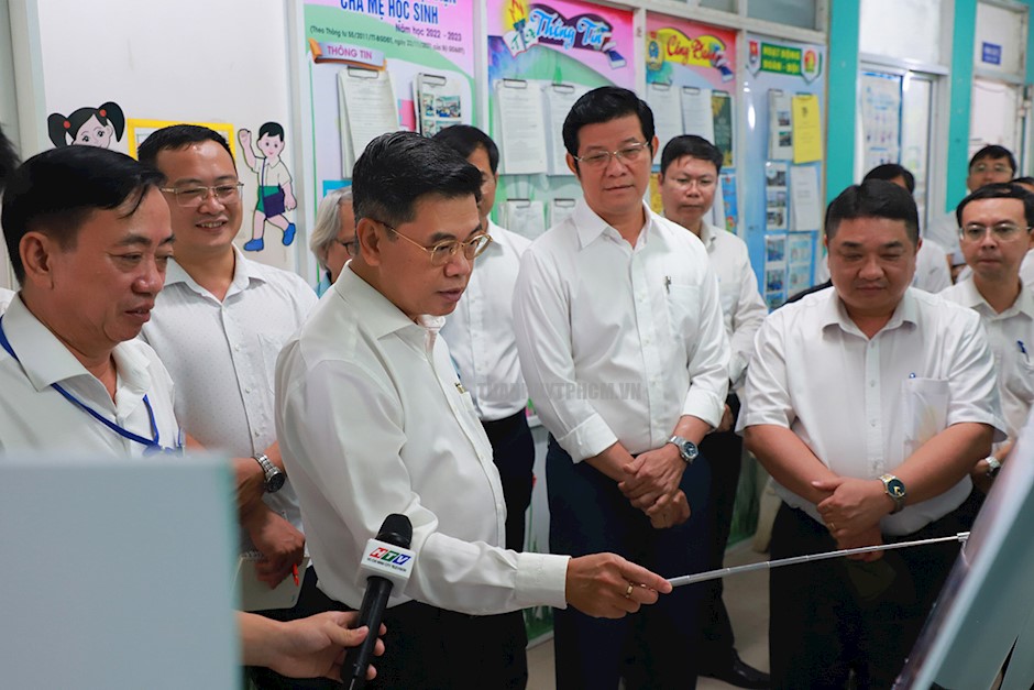 Phó Chủ tịch UBND TPHCM Nguyễn Văn Dũng khảo sát thực tế Dự án xây dựng ...