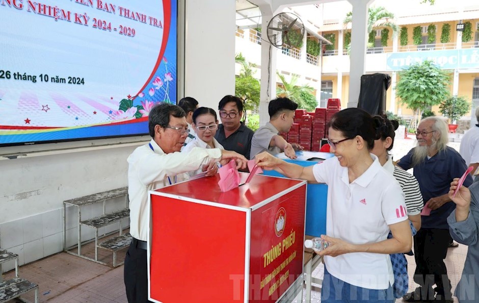 Quận Bình Thạnh hoàn thành công tác bầu cử Trưởng khu phố kết hợp bầu thành viên Ban Thanh tra ...