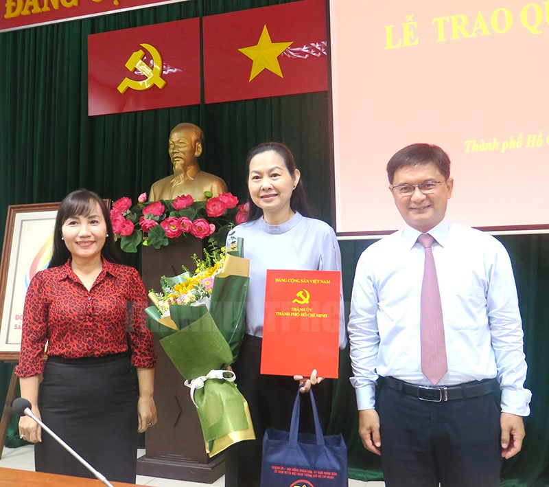 Phó Chủ tịch Thường trực Hội Liên hiệp Phụ nữ TPHCM Lâm Thị Ngọc Hoa nghỉ hưu hưởng chế độ bảo ...