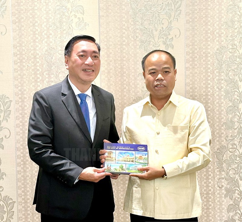 Phó Chủ tịch Thường trực HĐND TPHCM Phạm Thành Kiên tiếp đoàn cán bộ Ban Tuyên huấn Trung ương ...