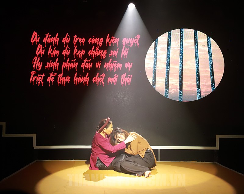 Xúc động, tự hào truyền thống lịch sử cách mạng thông qua vở kịch “Câu ...