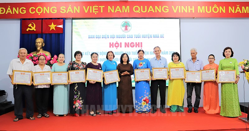 Người cao tuổi huyện Nhà Bè nâng cao hiệu quả phong trào thi đua “Tuổi cao - gương sáng”