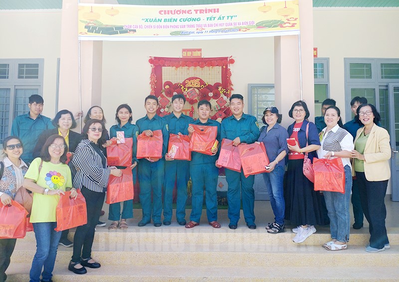 Gò Vấp: Đem Tết đến với biên cương yêu thương