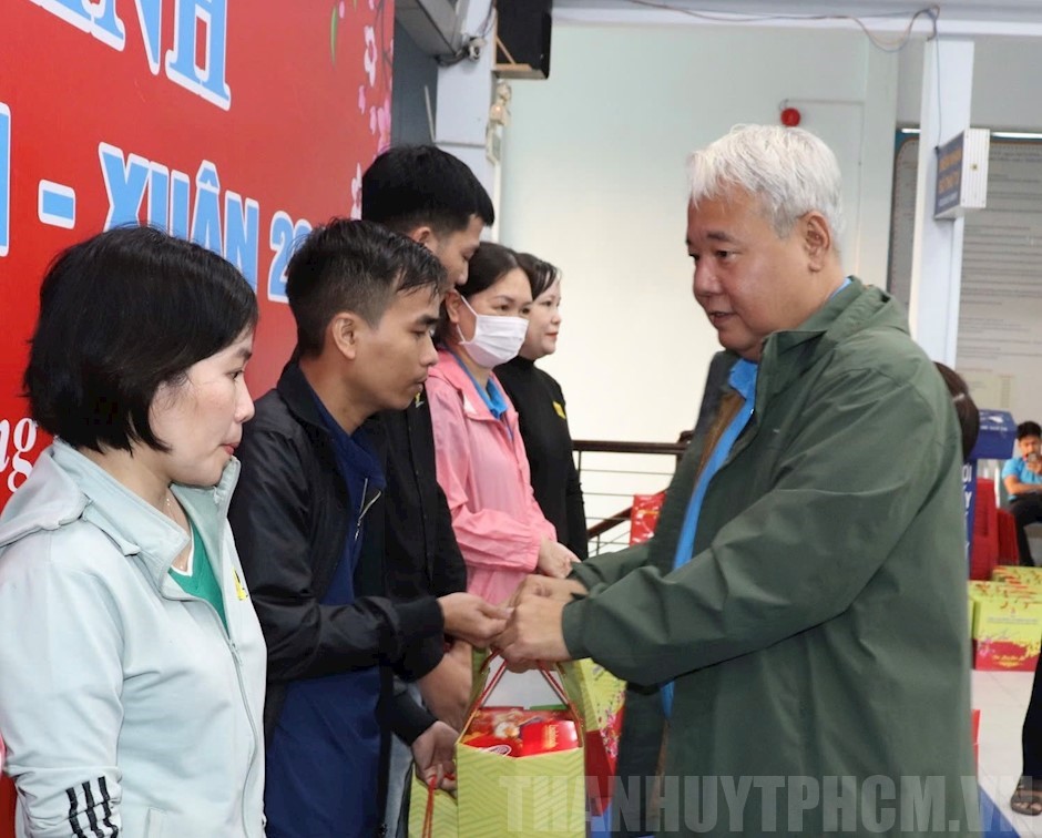 “Chuyến tàu Công đoàn - Xuân 2025” đưa 175 đoàn viên, người lao động cùng người thân về quê đón Tết