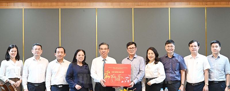 Đồng chí Nguyễn Phước Lộc thăm, chúc Tết Bảo hiểm Xã hội TPHCM