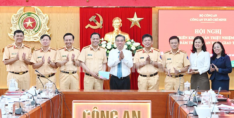 Đồng chí Nguyễn Phước Lộc thăm, chúc Tết các đơn vị trực thuộc Công an ...