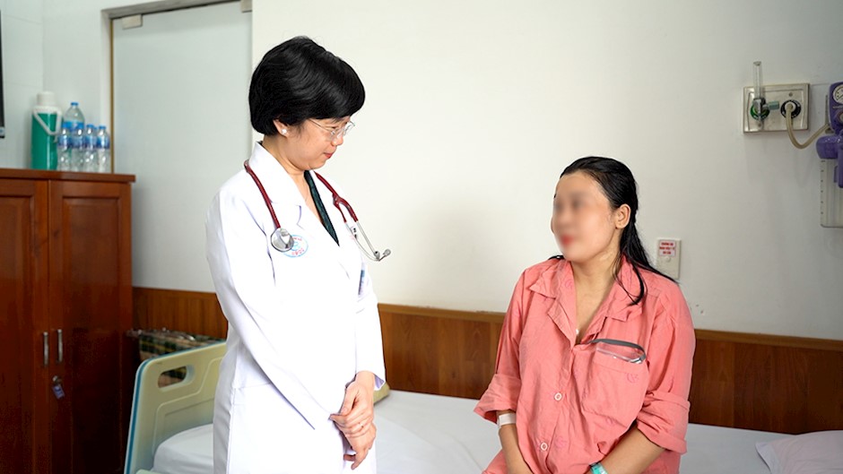 Cứu sống hai mẹ con sản phụ trong tình trạng sản phụ bị rung nhĩ có rối ...