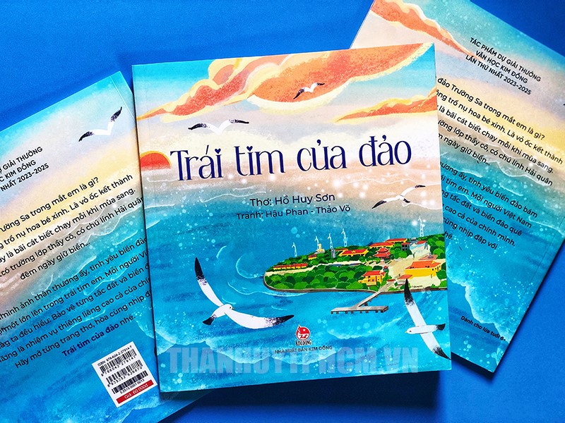 Tập thơ Trái tim của đảo, giữ mãi hình ảnh Trường Sa thật gần gũi trong ...