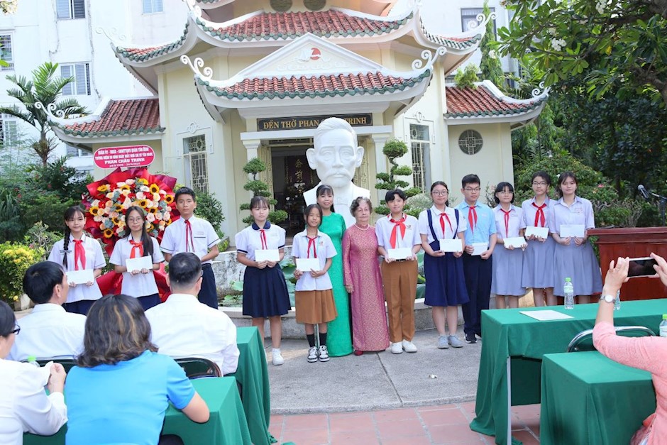 Quận Tân Bình: Dâng hương tưởng niệm 99 năm ngày mất nhà chí sĩ yêu nước Phan Châu Trinh