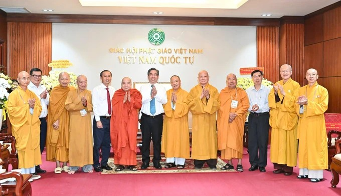 Ban Thường trực Ủy ban MTTQ Việt Nam TPHCM gặp gỡ các vị chức sắc Phật ...